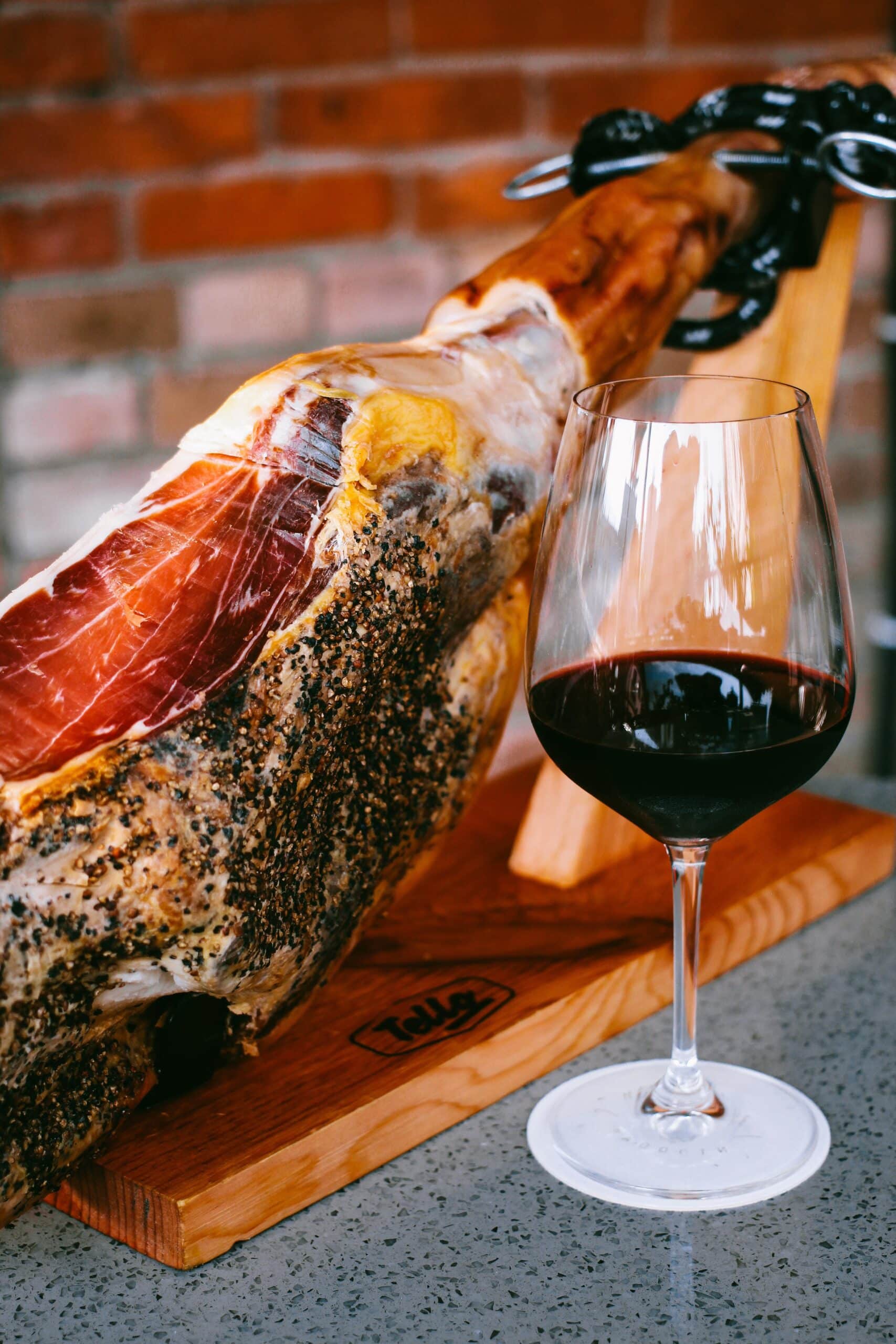 What is the difference between Prosciutto, Jamon Iberico, and Speck ...